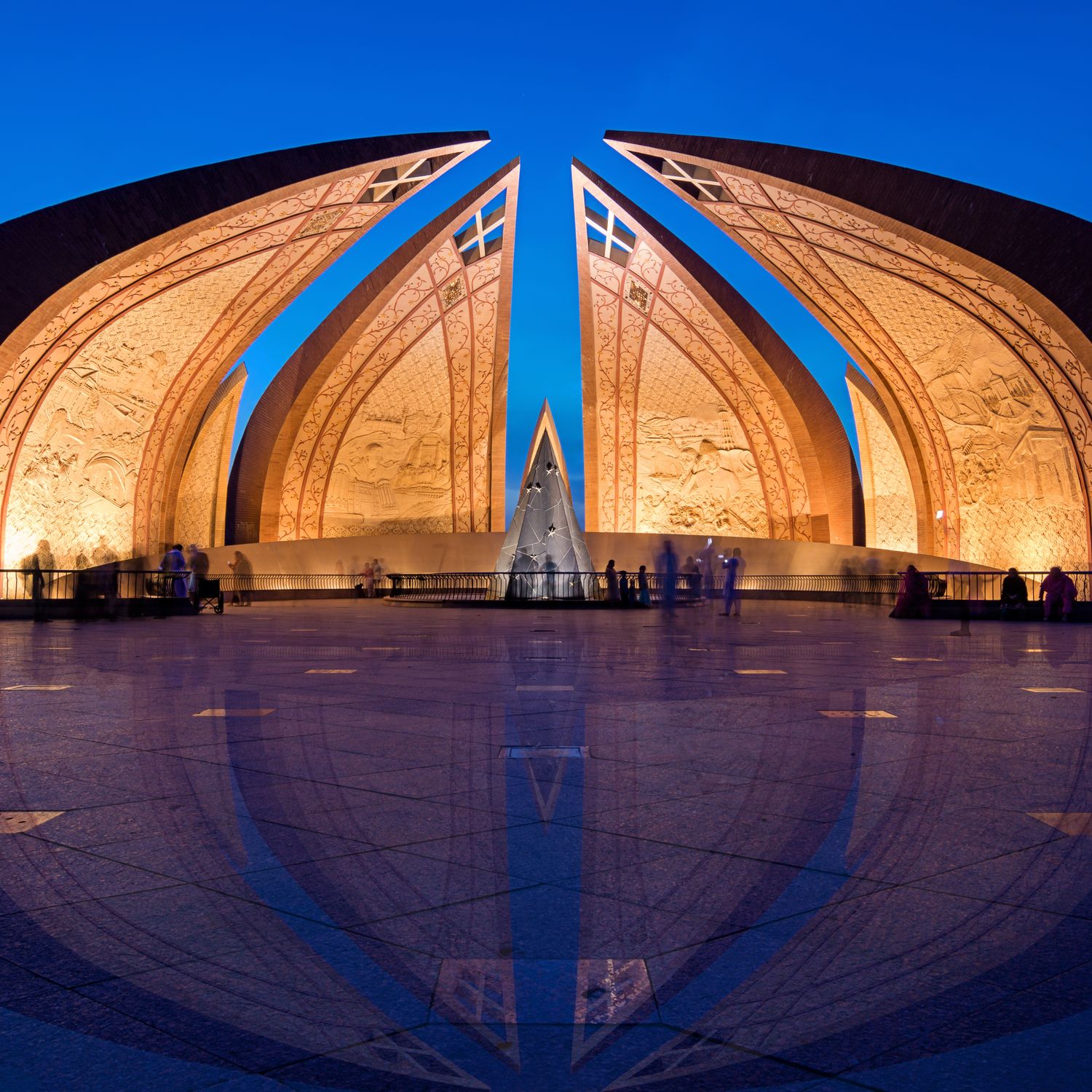 Monument du Pakistan - Monument national dans le parc Shakarparian ...