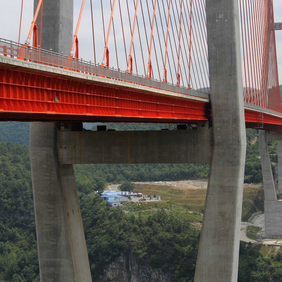 Yachi River Bridge - Pont à haubans à Qingzhen, Chine.